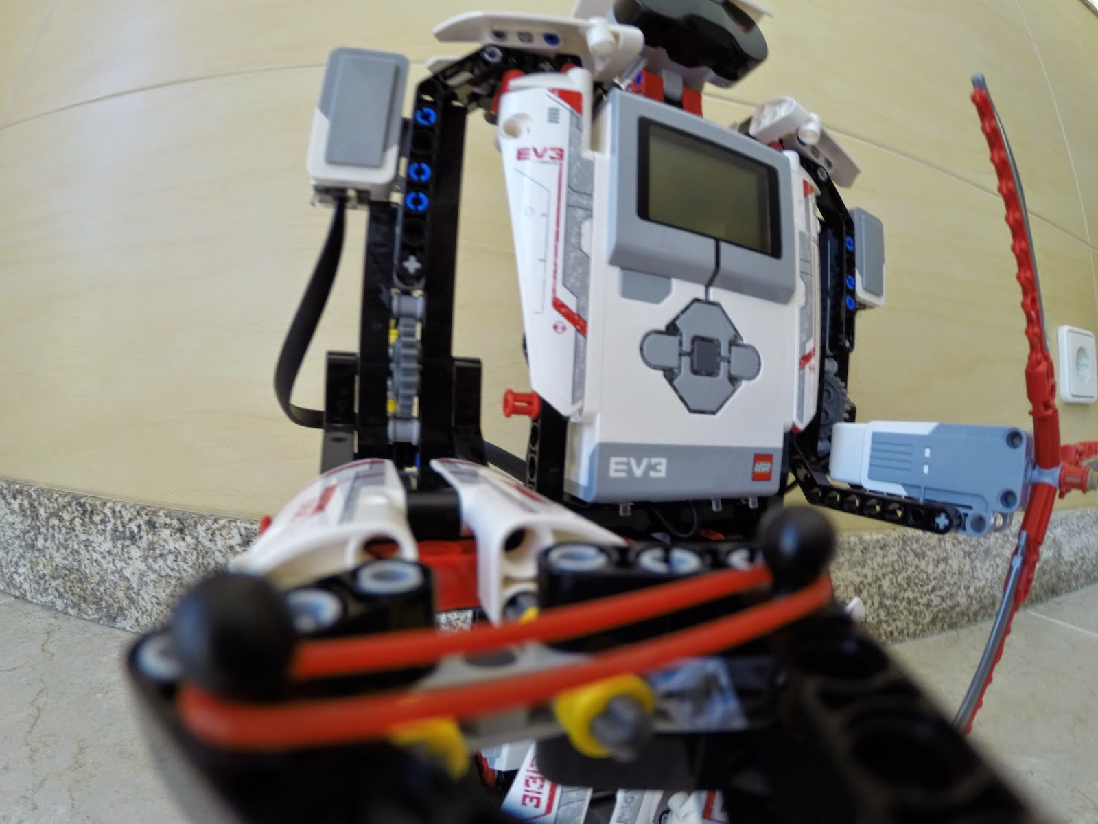 MIND STORMiDEAS: EV3RSTORM (English version)