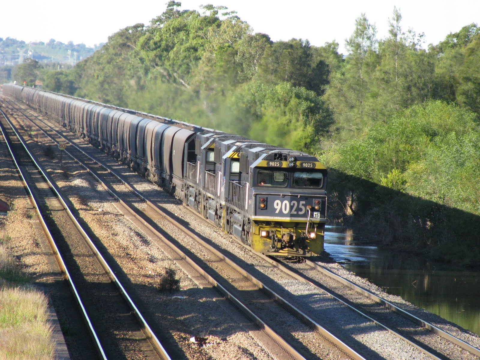 rusted2therails: Pacific National 90 class in action