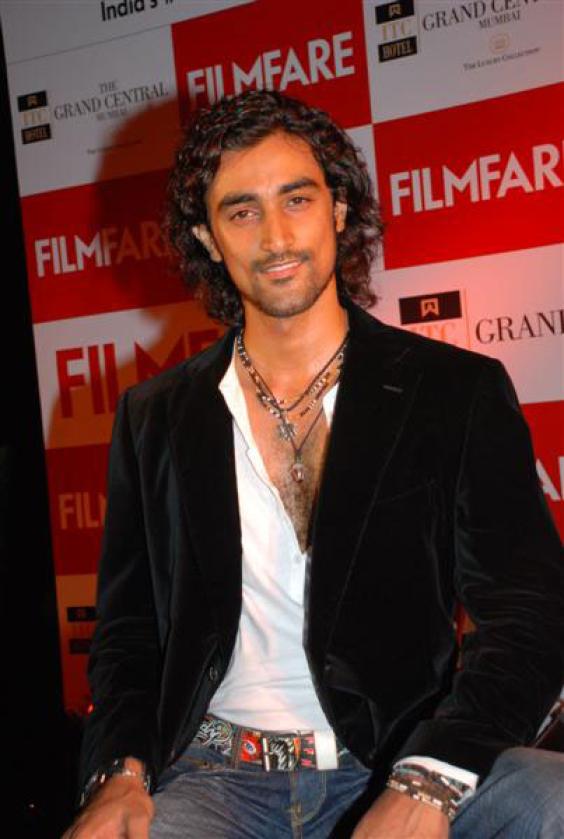Wallpaper: 7 Amazing Pix Of Kunal Kapoor