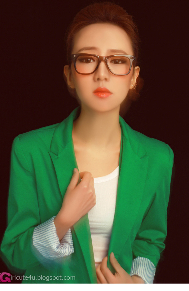 Hot Girls Cute Girls: Wanni - Green