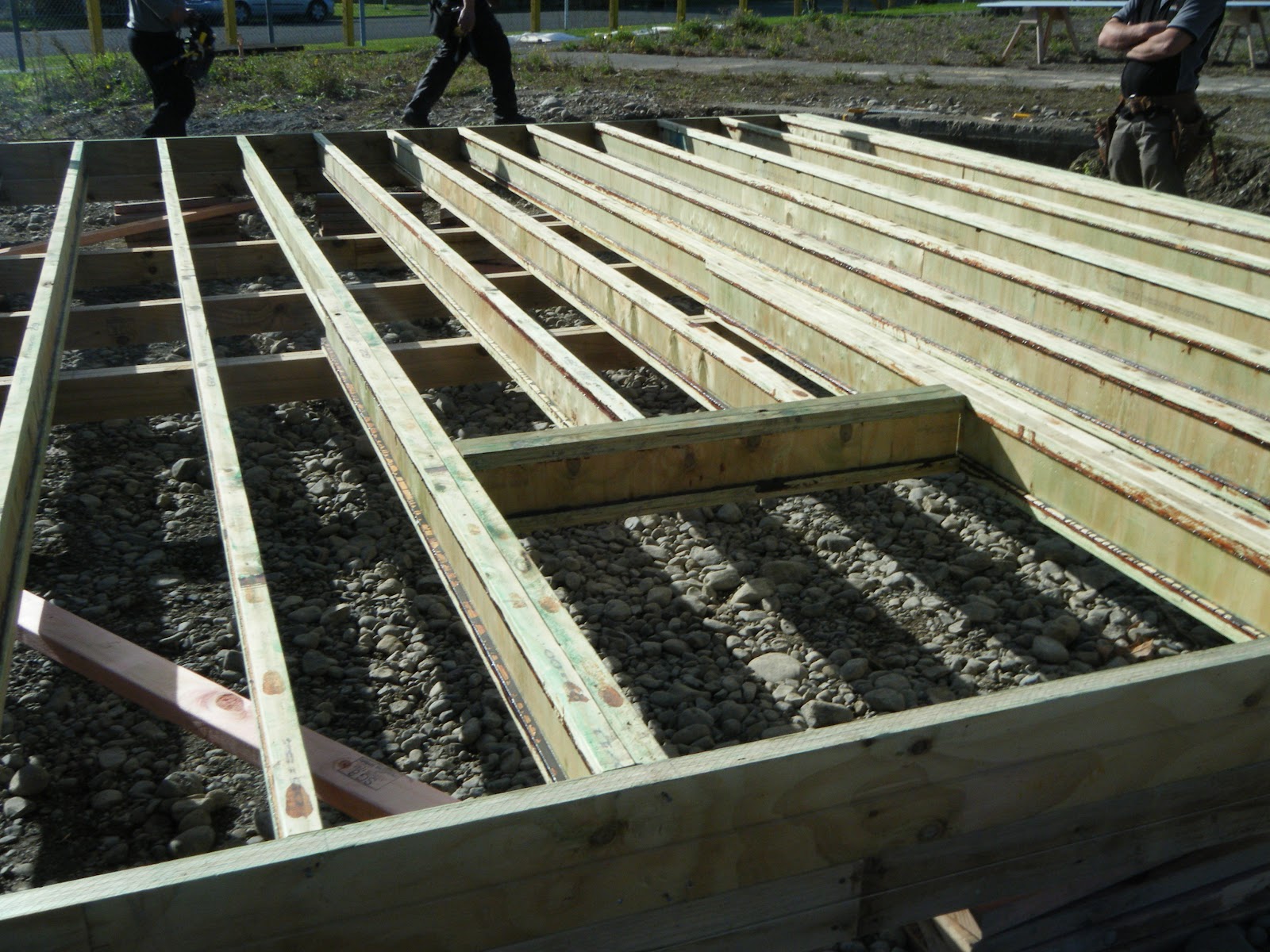 Pauls Building Blog 2012: Cutting and fixing joist 8/8/2012