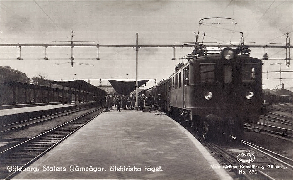transpress nz: D class electric locomotive at Göteborg, Sweden, 1930