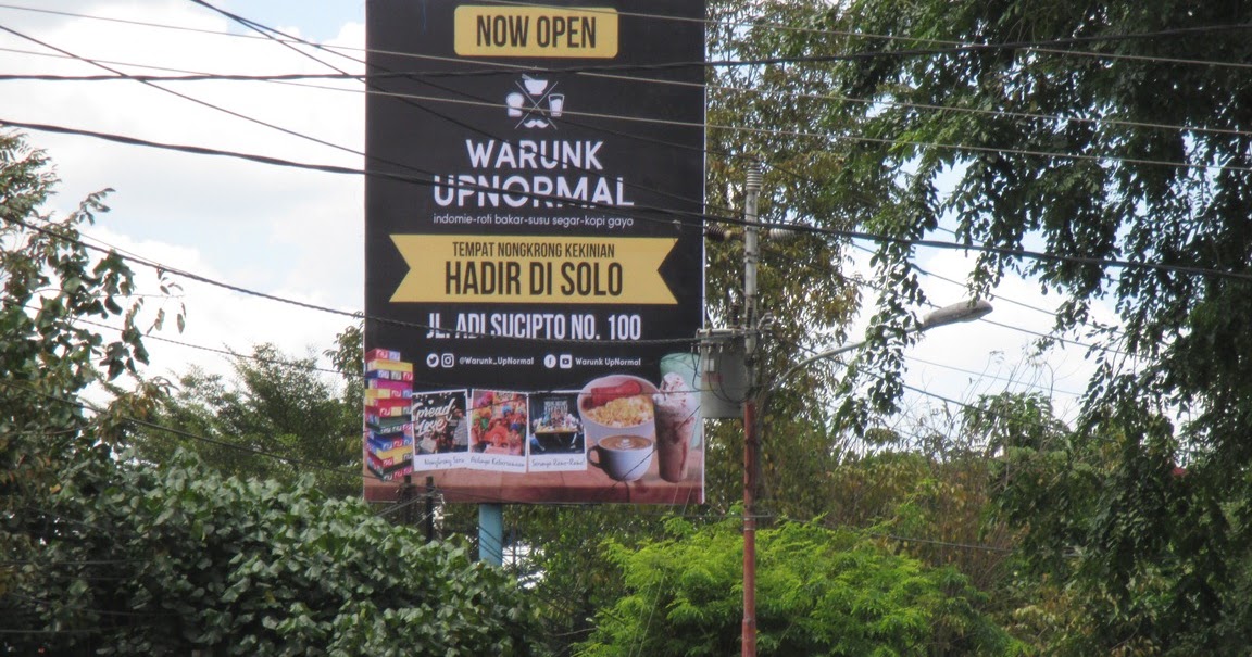Baliho dan Vertical Banner Event Now Open WARUNK UPNORMAL SOLO