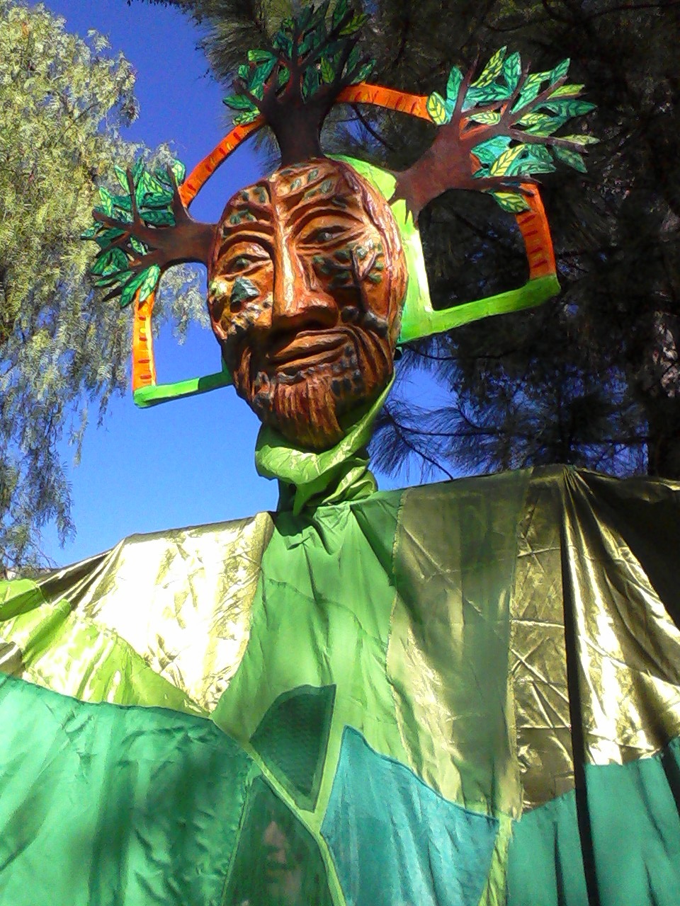 LeahNOlbrich: Large-Scale Puppet Workshop