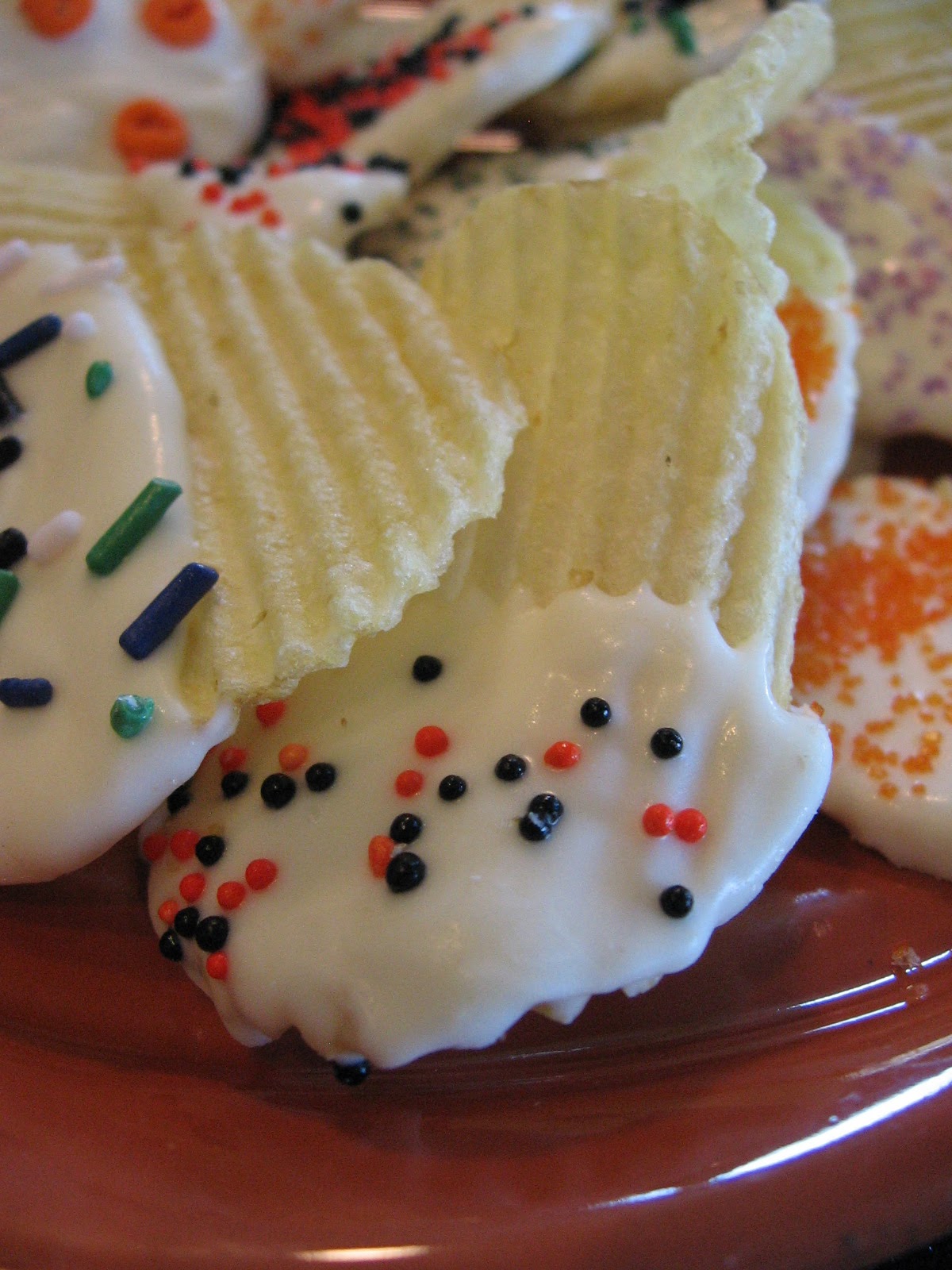 cookin' up north: Dipped Halloween Chips
