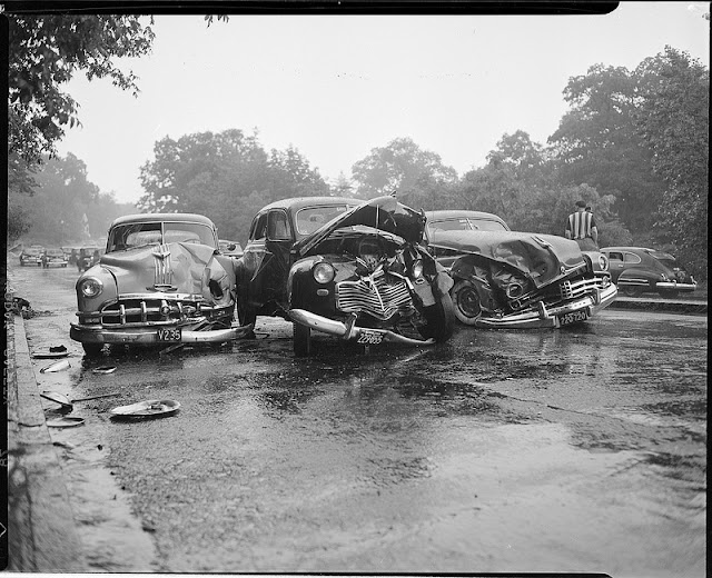 50 Impressive Vintage Photos of Car Accidents From Between the 1930s ...