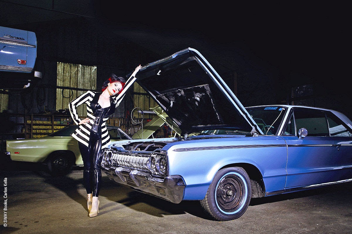 Girls and Legendary US-Cars, 2015 Calendar - Vintage Classic Cars and Girls