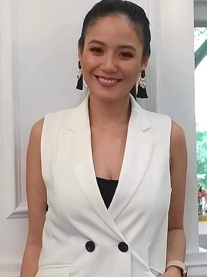 Ritz Azul Plays The Role Of A Sexy, Liberated Woman Of The World Who ...