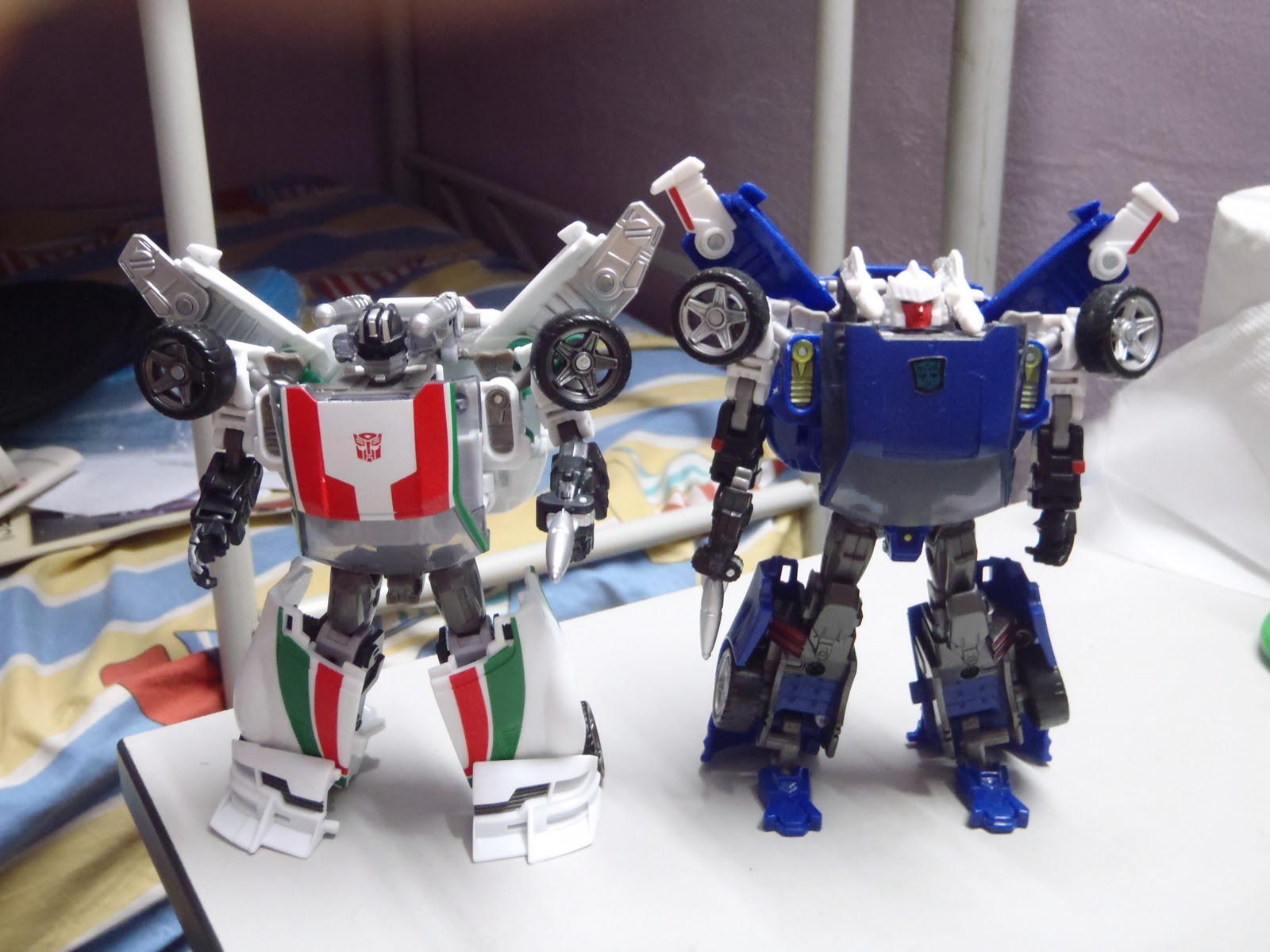 New Planet Cybertron: Transformers Review – Generations Wheeljack