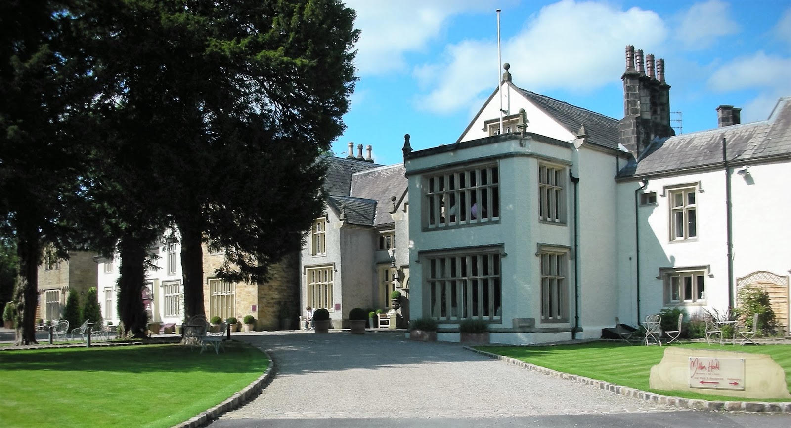 Landed families of Britain and Ireland: (214) Aspinall of Standen Hall