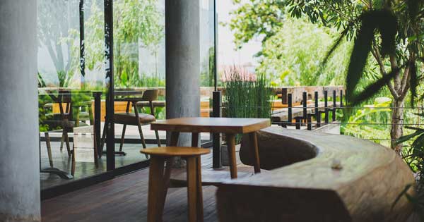 9/11 Cafe Cantik dengan unsur kayu yang futuristik di Bali - Rizaltaf.com