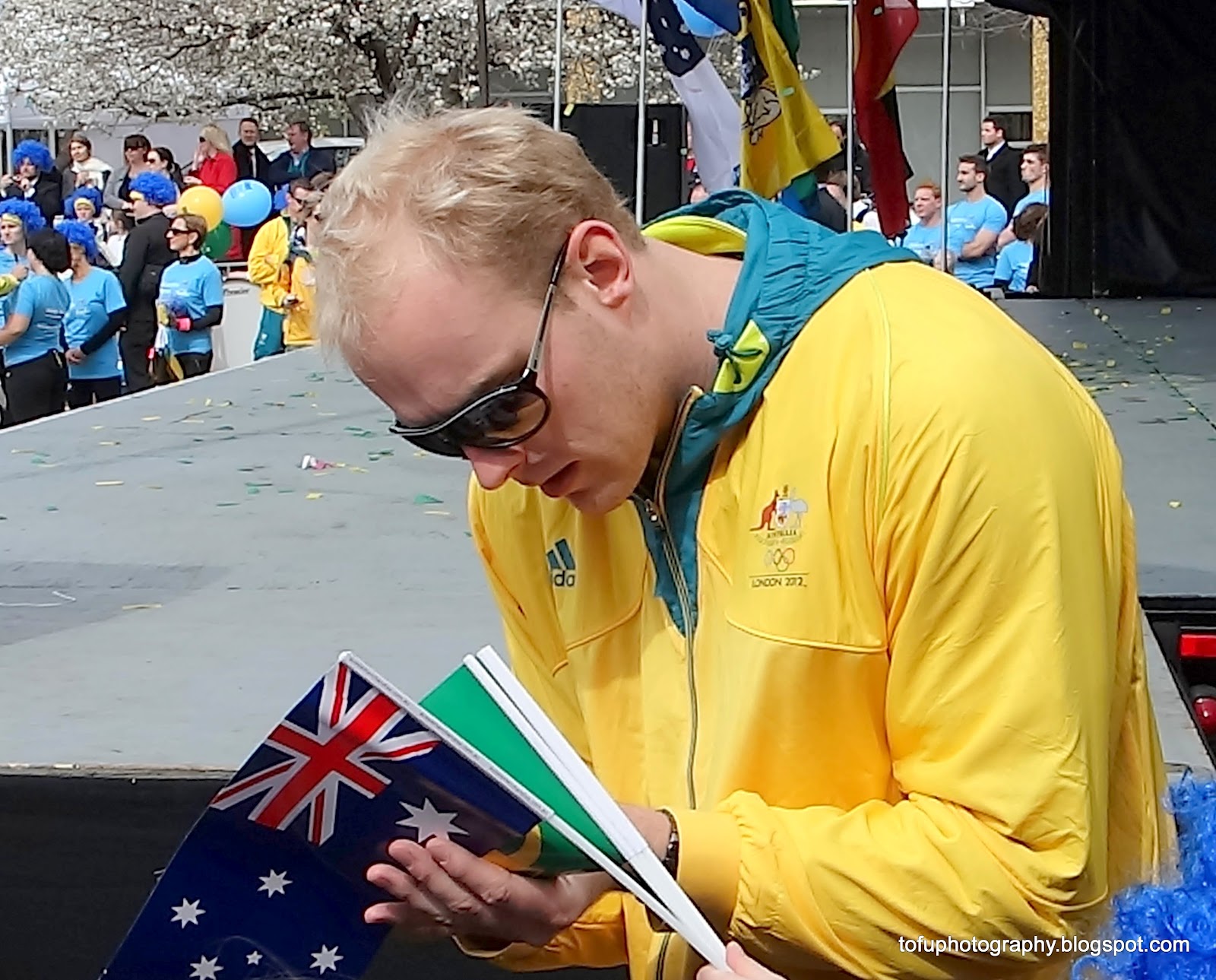 Tofu Photography: Signing autographs