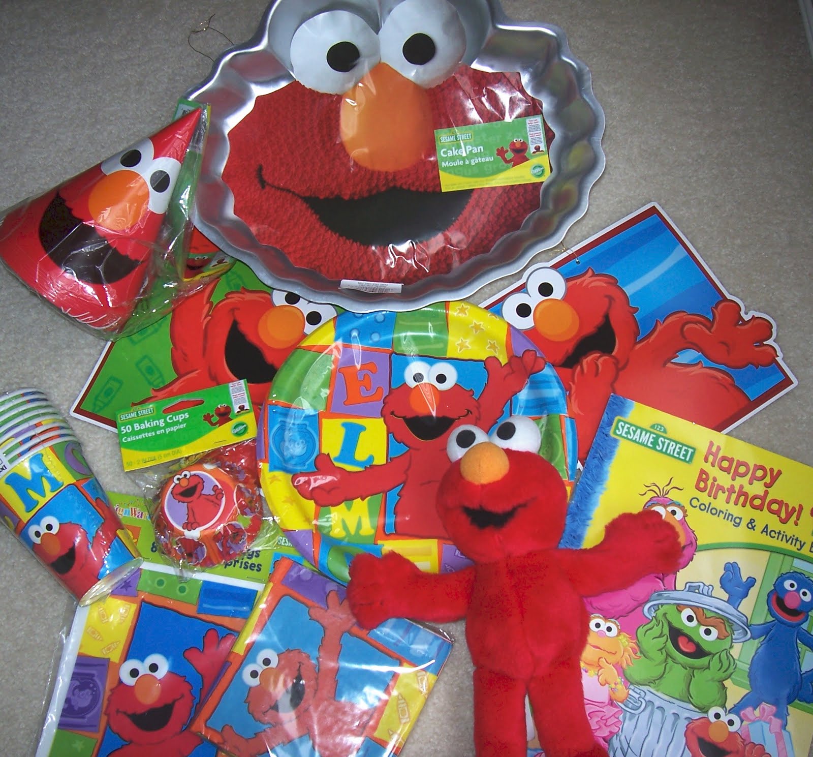 4 piñatas de elmo - Imagui