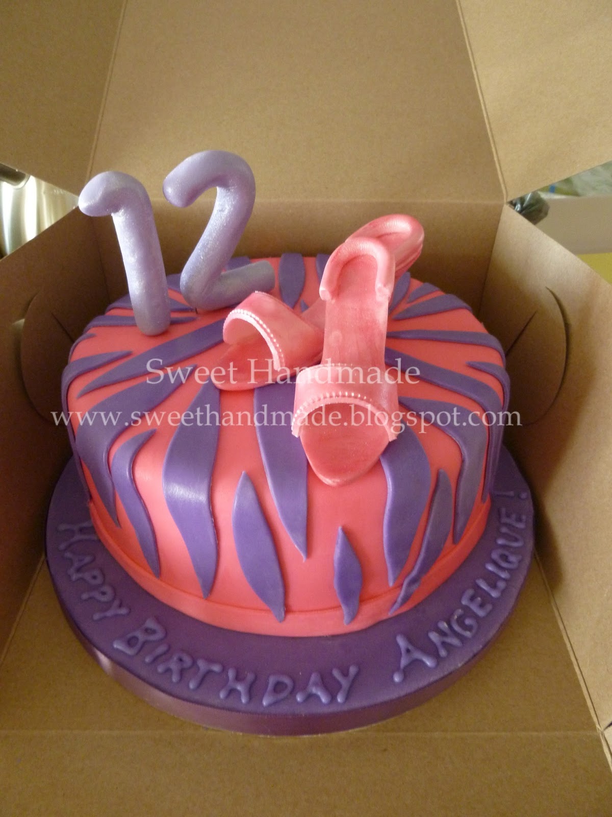 Sweet Handmade Cookies: 12th Birthday Cake with High Heals and Animal Print