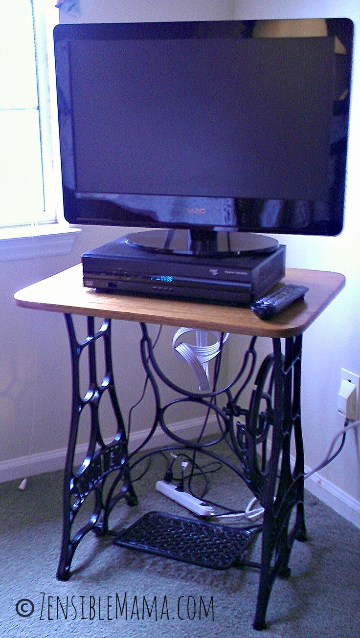 Zensible Mama: House Hunting Finds: Repurposed Sewing Machines