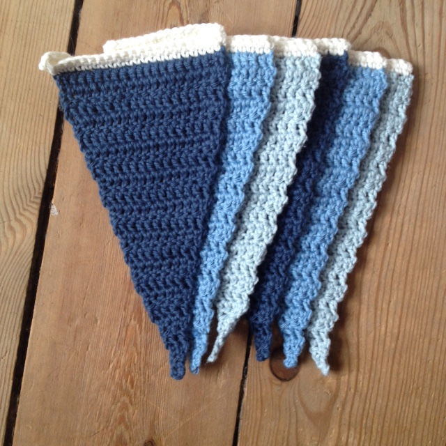 Louise Lykke Design: Gratis opskrift på hæklet vimpel