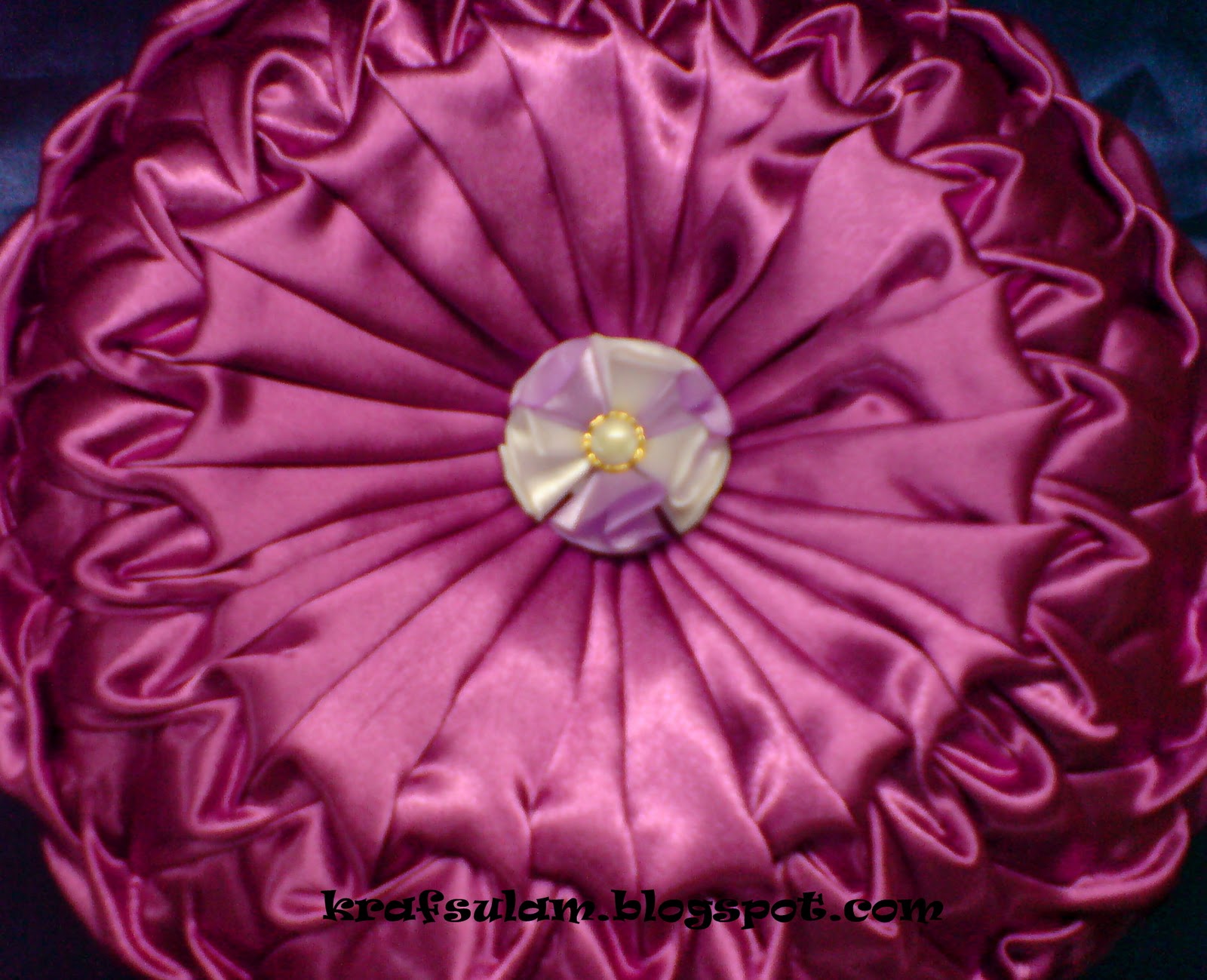 Kraftangan, Sulaman, Bantal: Bantal