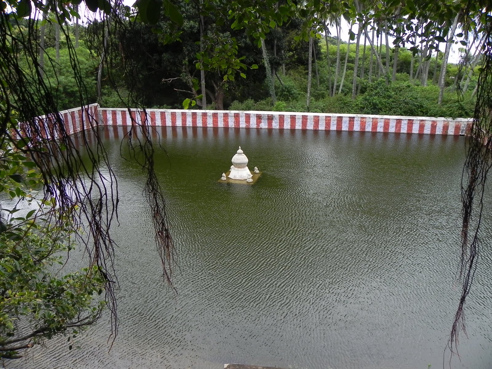 Escapades....: Palamalai - the Quaint little hilltop temple
