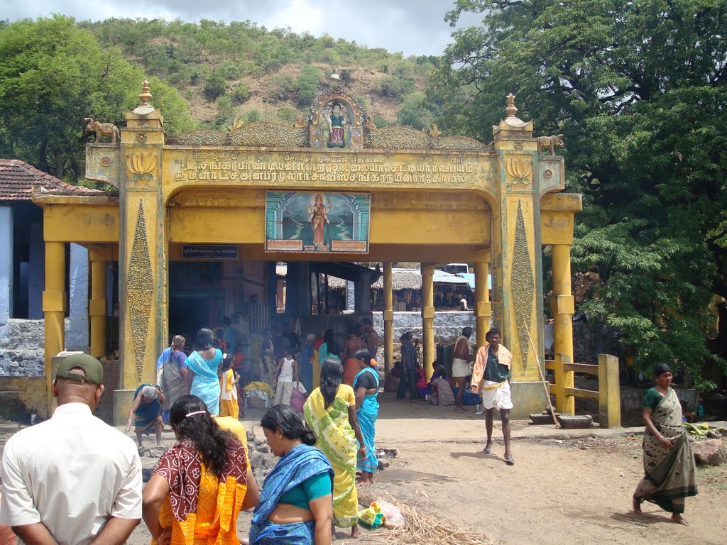 Tamilnadu Tourism: Sorimuthu Ayyanar Temple, Karaiyar, Thirunelveli