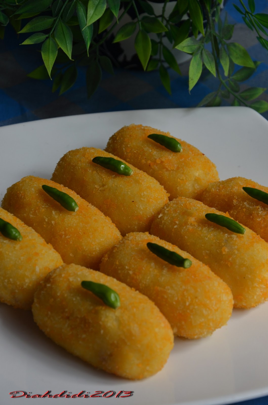 Diah Didi's Kitchen: Kroket isi Daging Asap