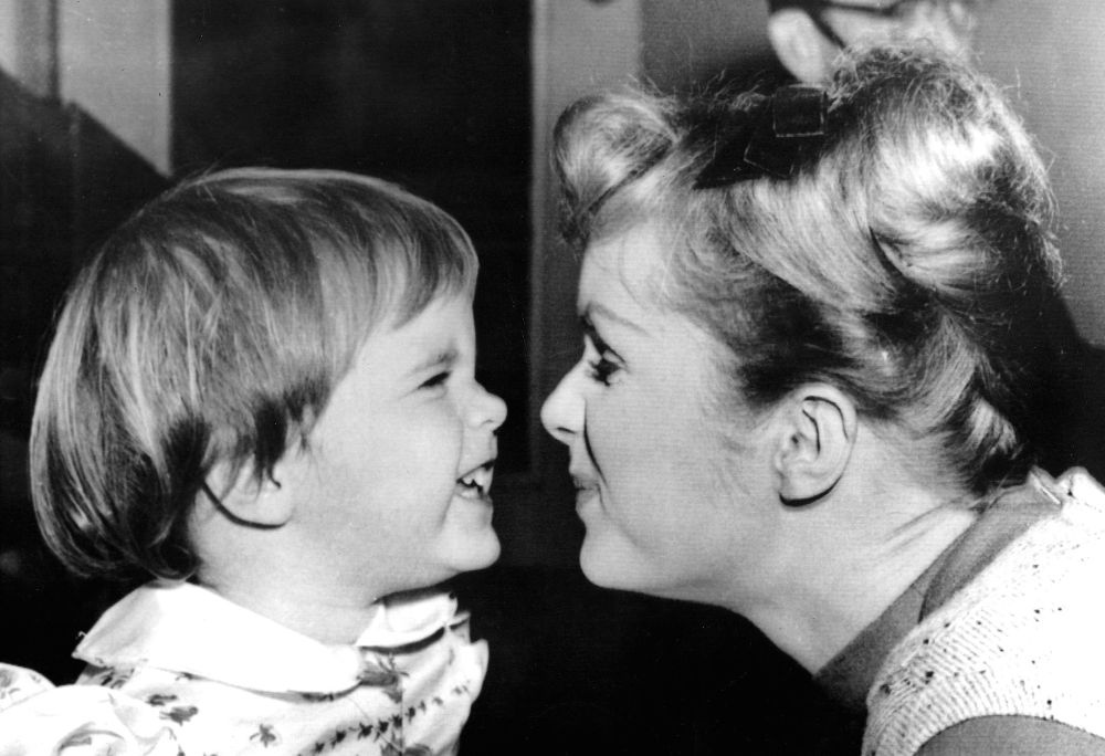 Debbie Reynolds and Carrie Fisher: 25 Touching Vintage Photos of Mother ...