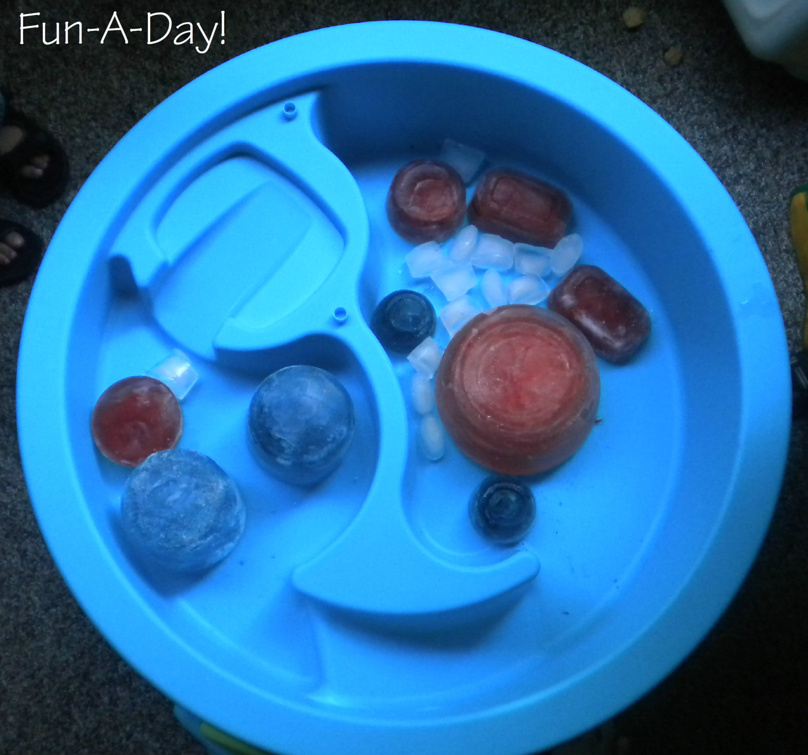 Why You Want a Water Table (and 10 creative ways to use one!)