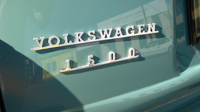 Aussie Old Parked Cars: 1971 Volkswagen 1500 Variant Type 3 Squareback