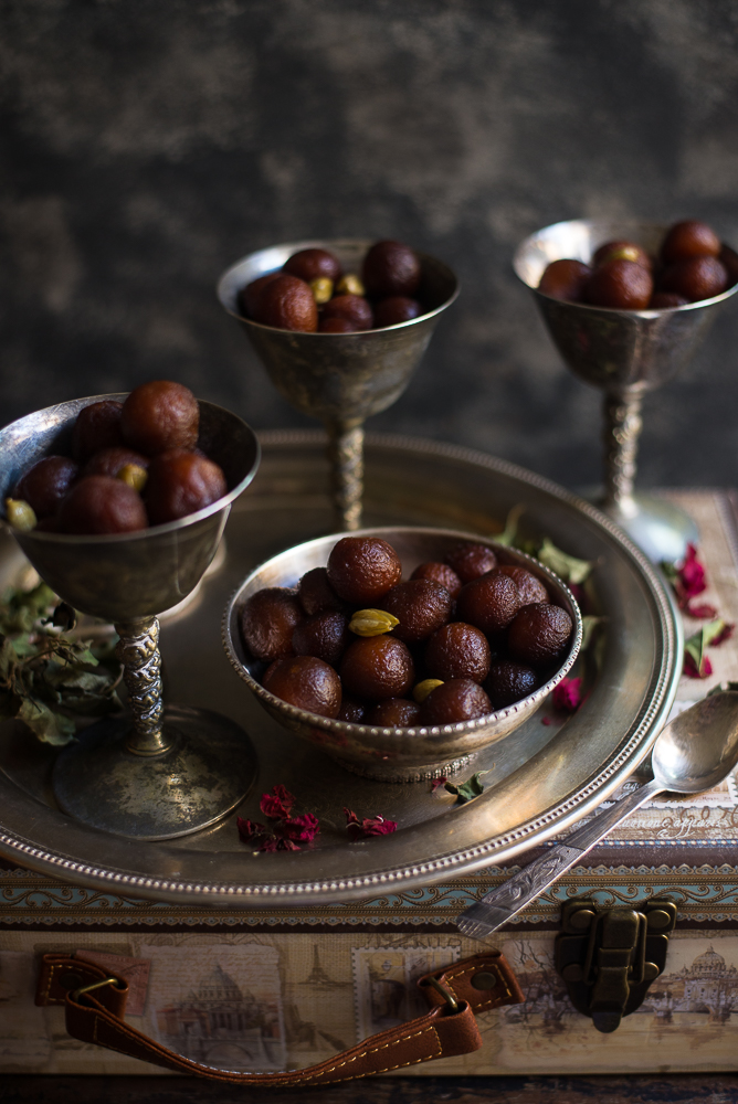 Mix and Stir: Mini Gulab Jamuns (Angoori Gulab Jamuns) with Rabri