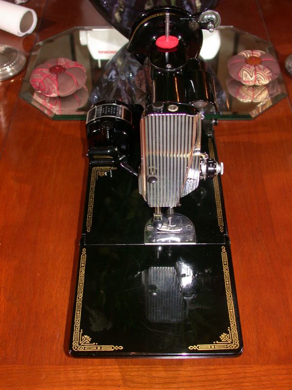 Tempted Threads: Refurbished - Singer 221 Featherweight