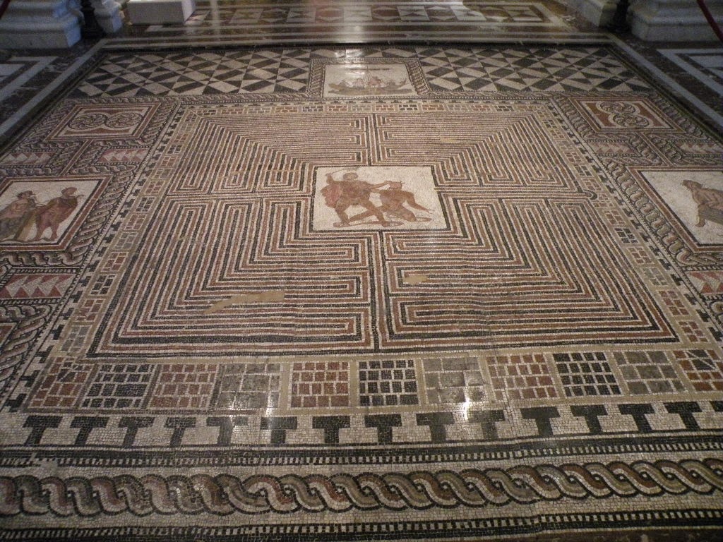 Vachement belles: Mosaïque représentant Thésée combattant le Minotaure ...