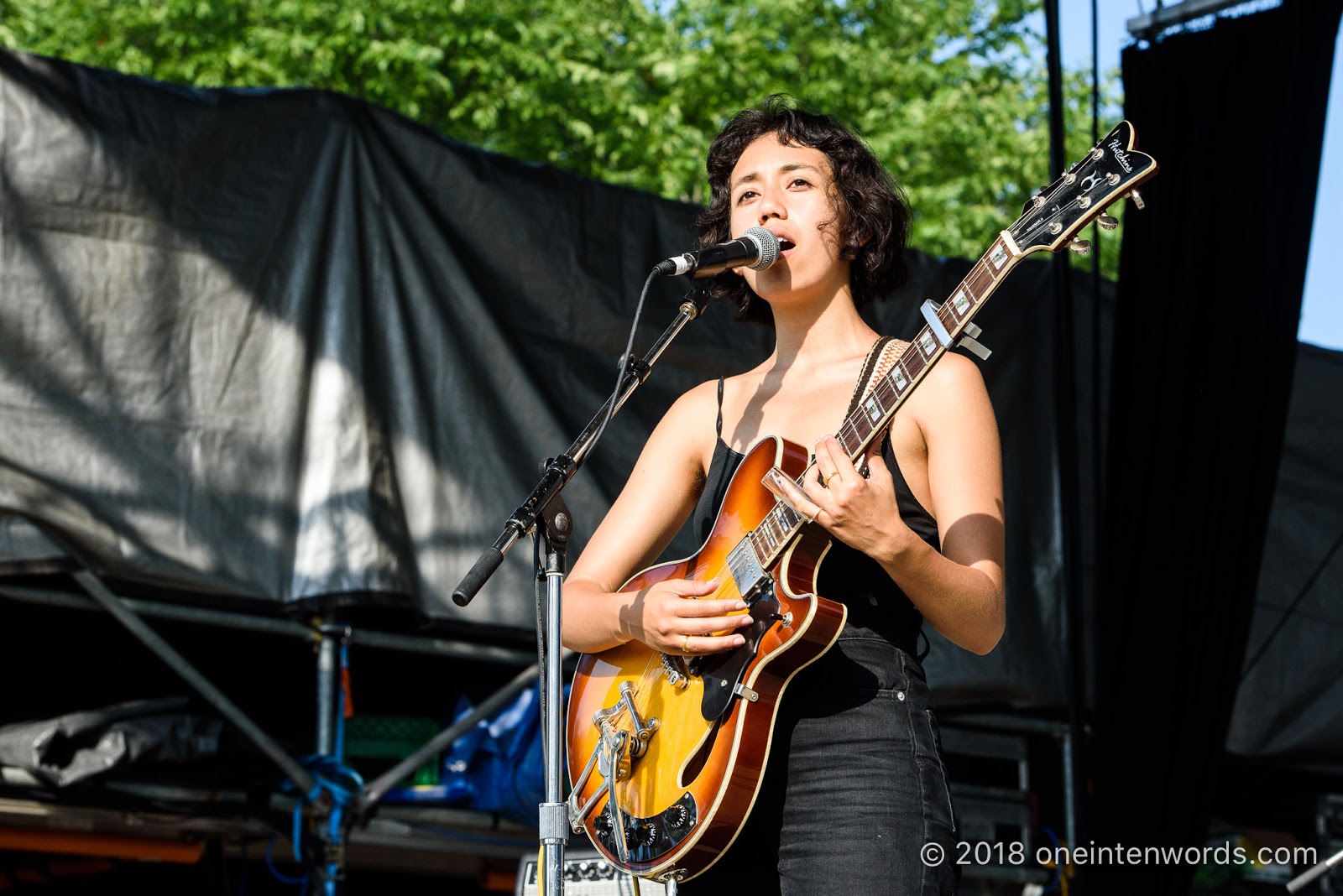 one in ten words: Hillside 2018: Day 3: Haley Heynderickx - Concert Photos