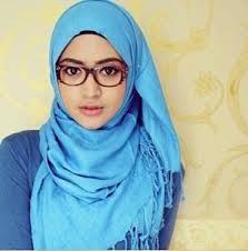 Kumpulan Foto Cewek Cantik Berjilbab Berkacamata Terbaru 2020 | Triviaries