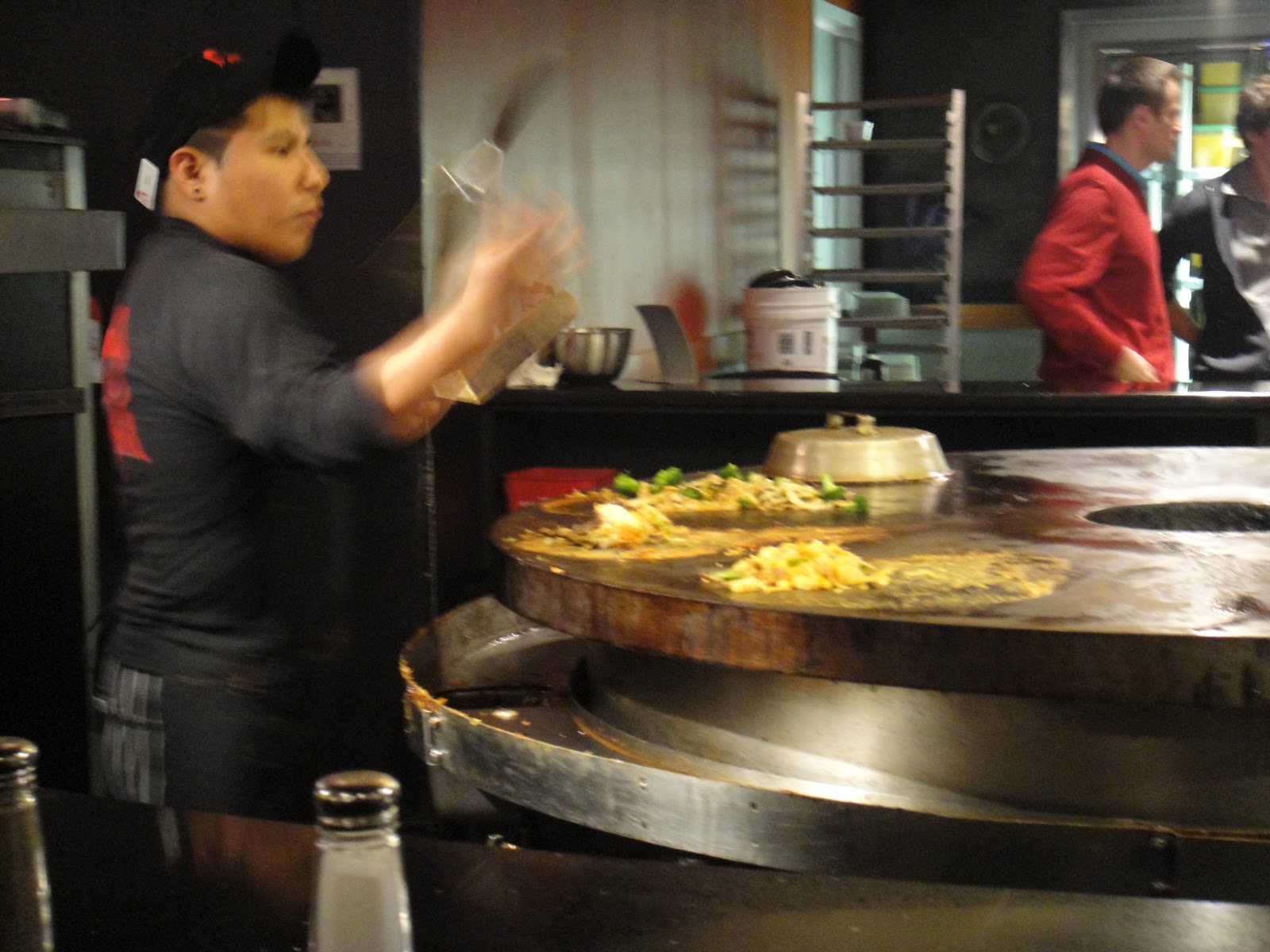..Pinay kid explores the WORLD..: HuHot Mongolian Grill