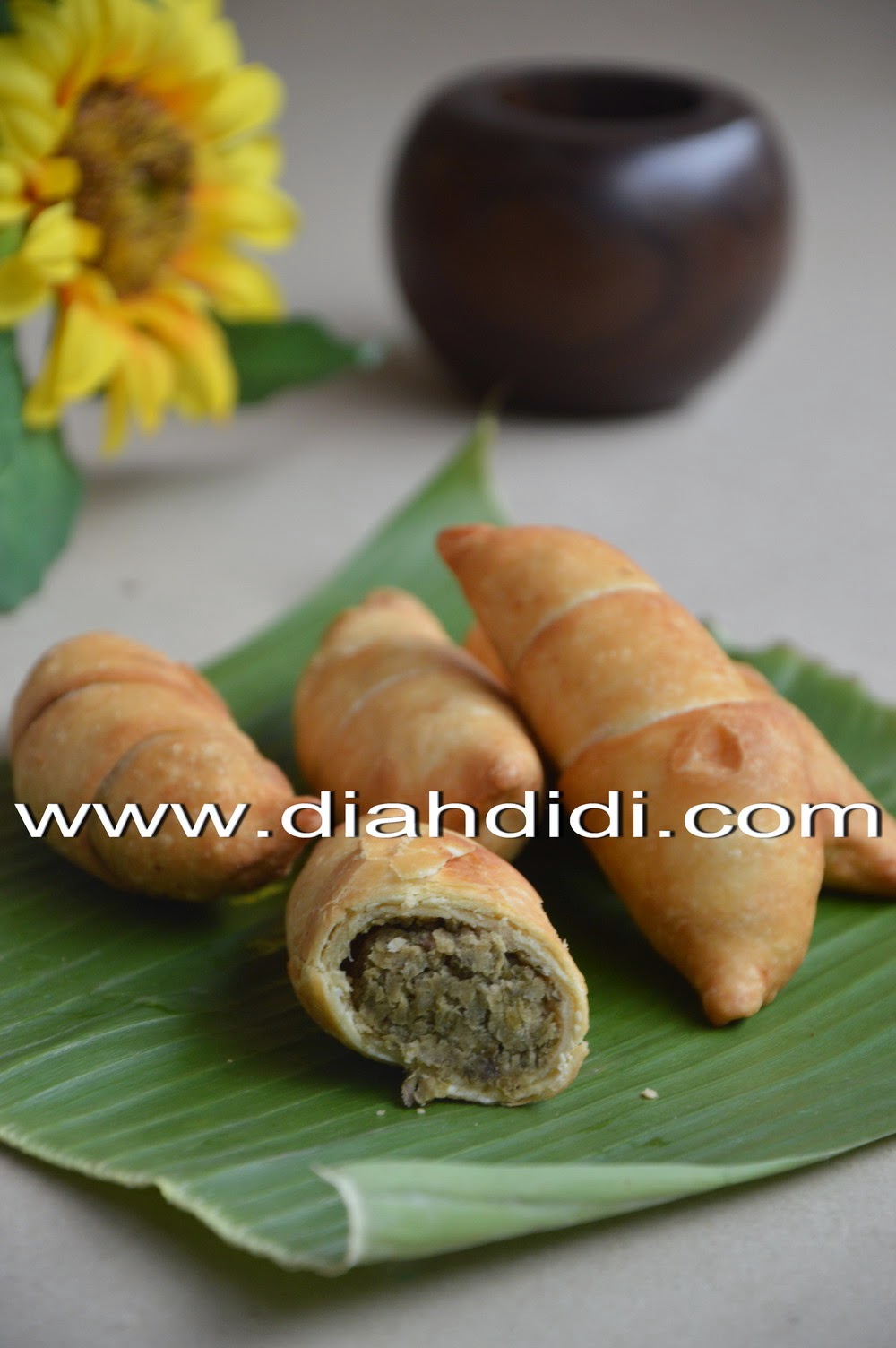 Diah Didi's Kitchen: Molen Isi Kumbu Kacang Hijau