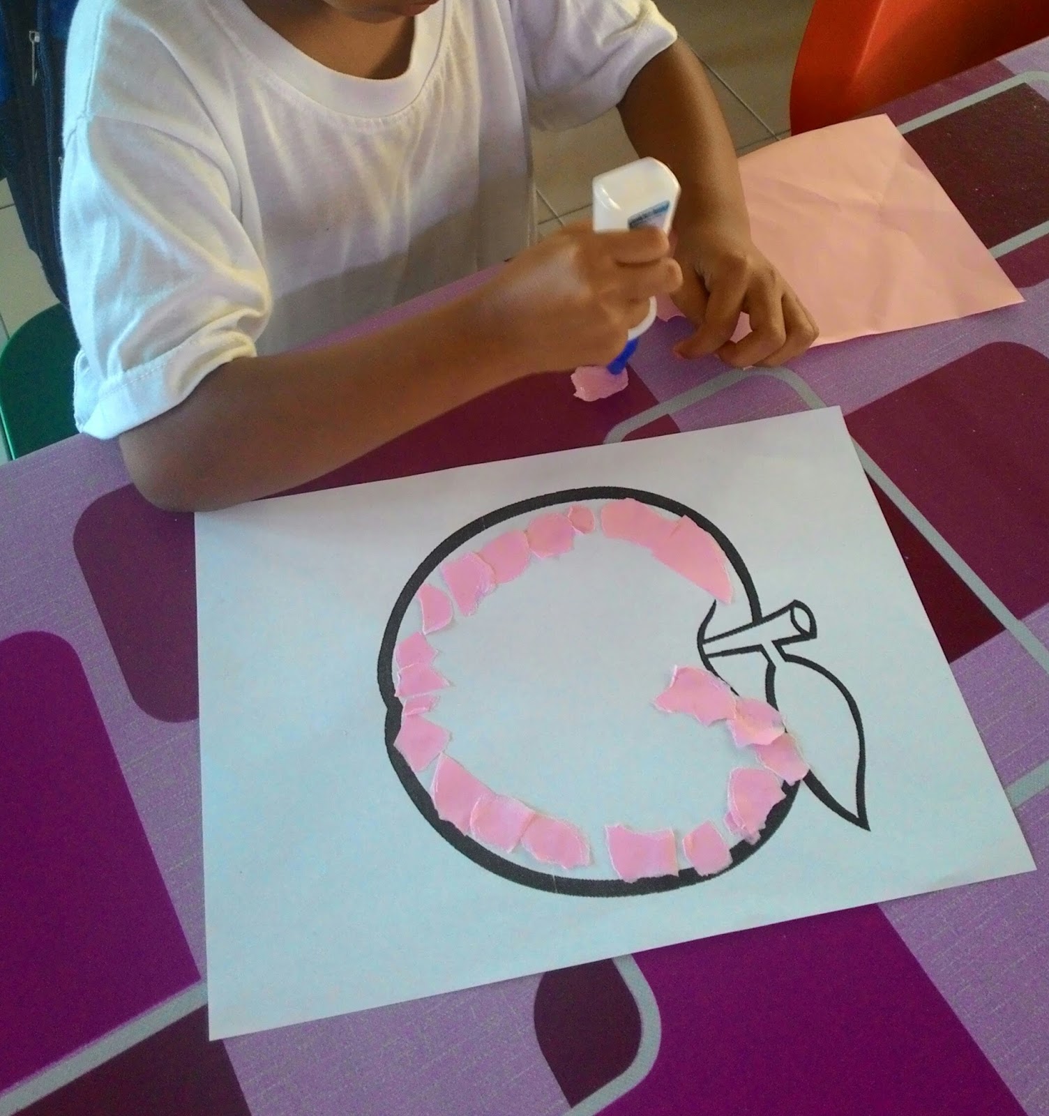 PC- YZ Travel & Food : Preschool diary - Collage apple for preschool