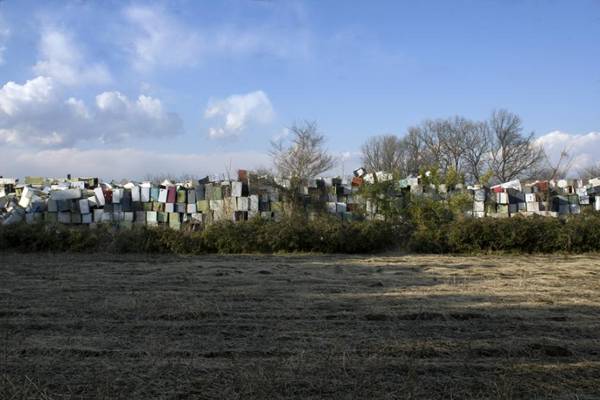 99 WOW: Machines Graveyards From Satellites Down to Mobilesمقابر الآلات ...