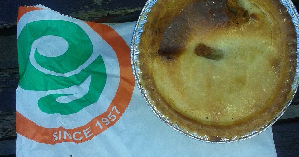 Pierate - Pie Reviews: Wigan Pie Week - Greenhalgh’s Meat and Potato Pie