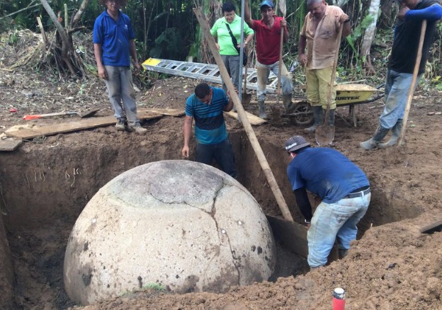 ArqueoLugares: Esferas de DIQUIS. Delta del rio. Sierpe. Osa. Costa Rica.