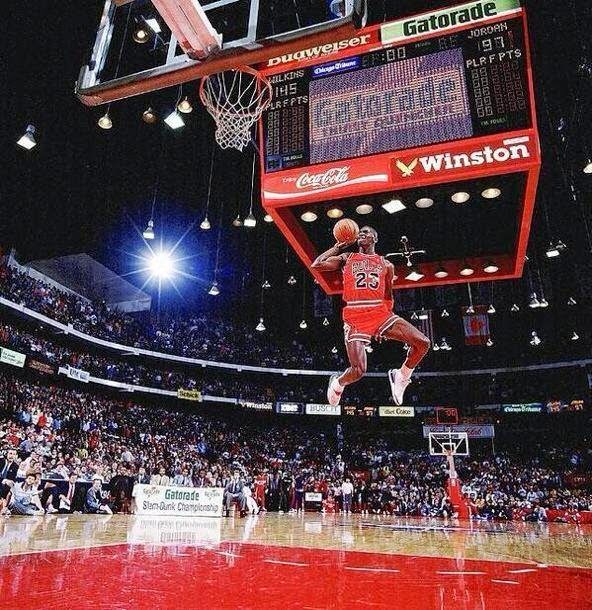 Techpicnews: Spectacular and unique jumping Michael Jordan