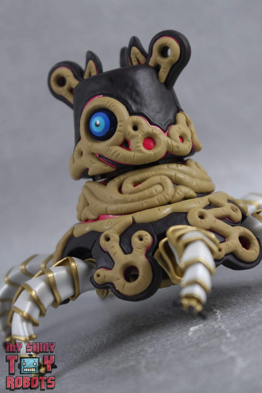 My Shiny Toy Robots: Toybox REVIEW: Nendoroid Guardian