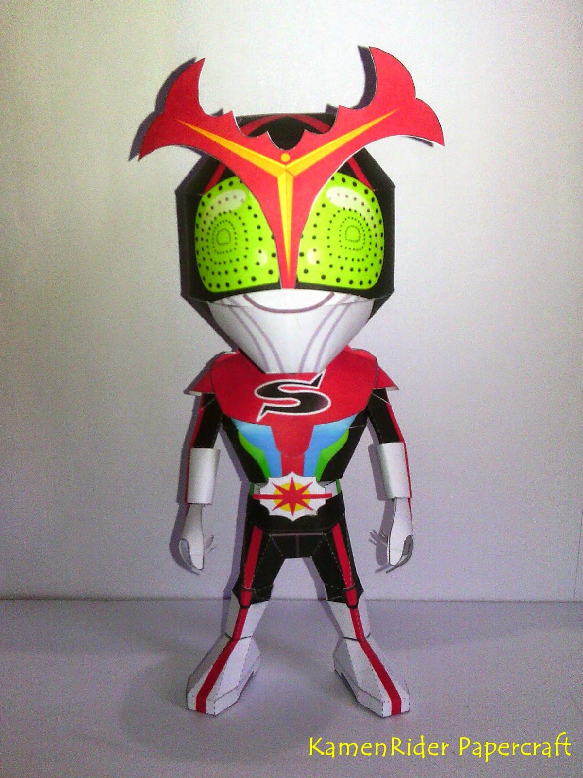 AKaRiPap: Papercraft Kamen Rider Stronger Chibi