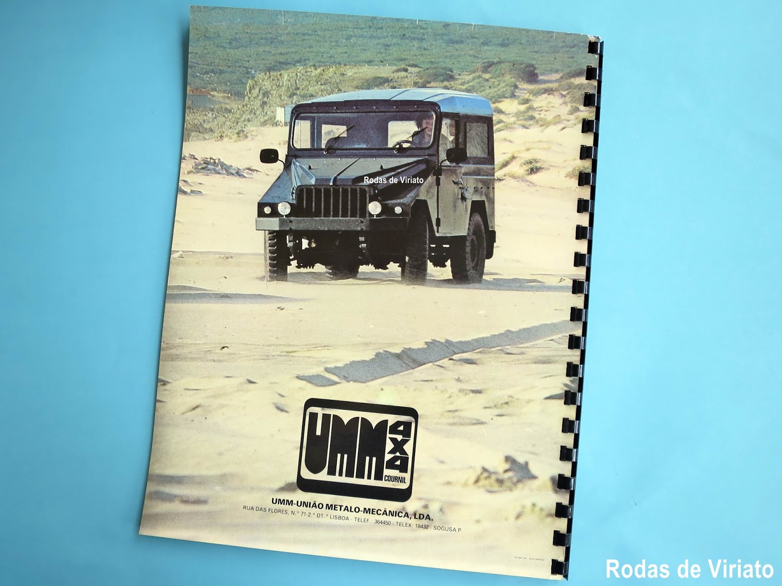 Catálogo UMM 4x4 Cournil com argola plástica (francês / inglês)