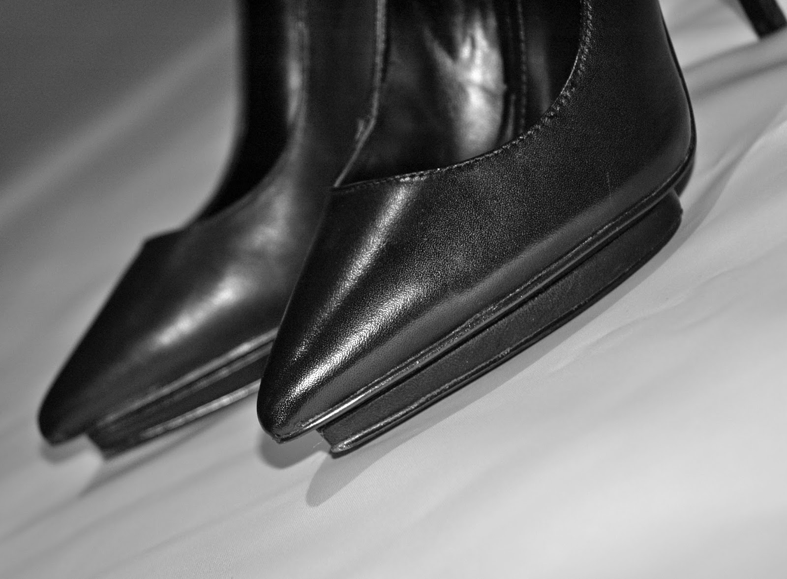 Does the Shoe Fit: How to Wear Pointed Toe Shoes