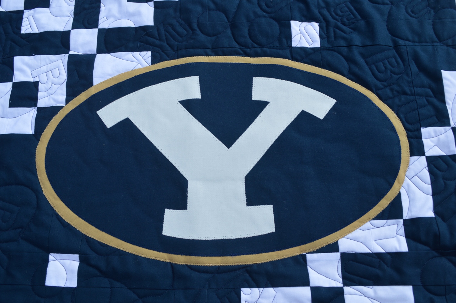 Happy Quilting: String of Pearls - BYU Style