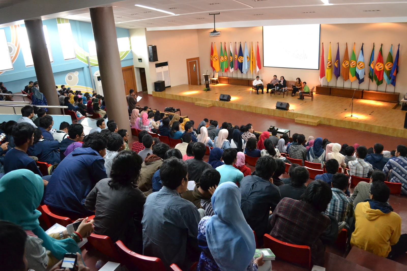 Asep Irwan: Hasil Diskusi Seminar Nasional 2012 "Strategi Membangun ...