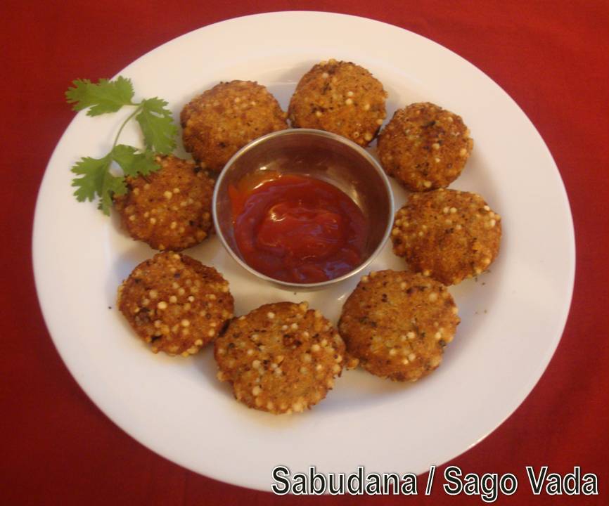 Poornima's Cook Book: Sabudana Vada / Jawarisi Vadai / Sago Vada
