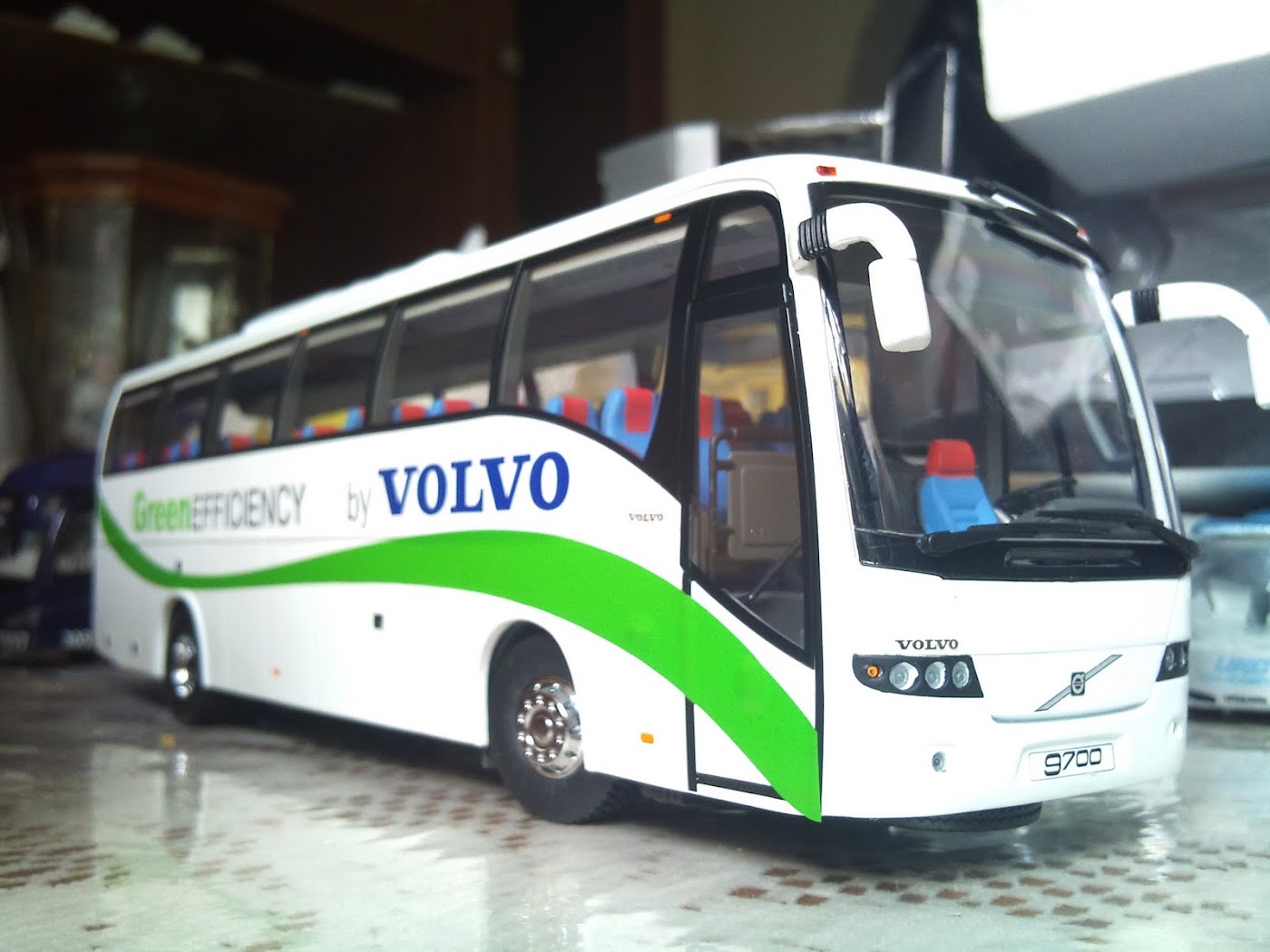 PRESENTAMOS EL NUEVO VOLVO 9800 DD.