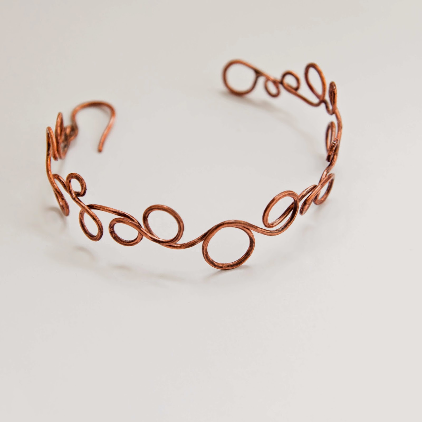 shaping metal : RICCIOLI • BRACCIALE IN FILO DI RAME