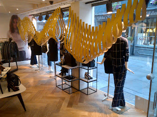 RetailStoreWindows.com: Whistles, London