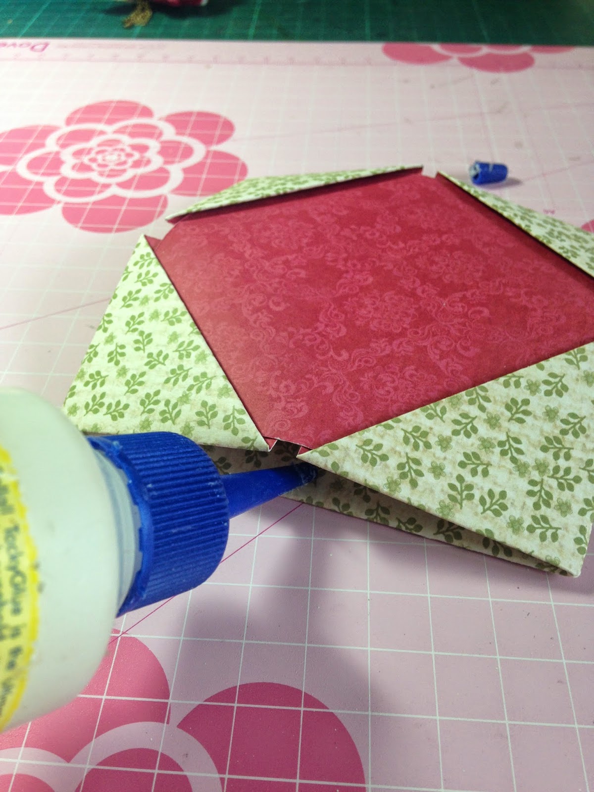 Pauline's Creative Journey: Folded Frame Tutorial.....